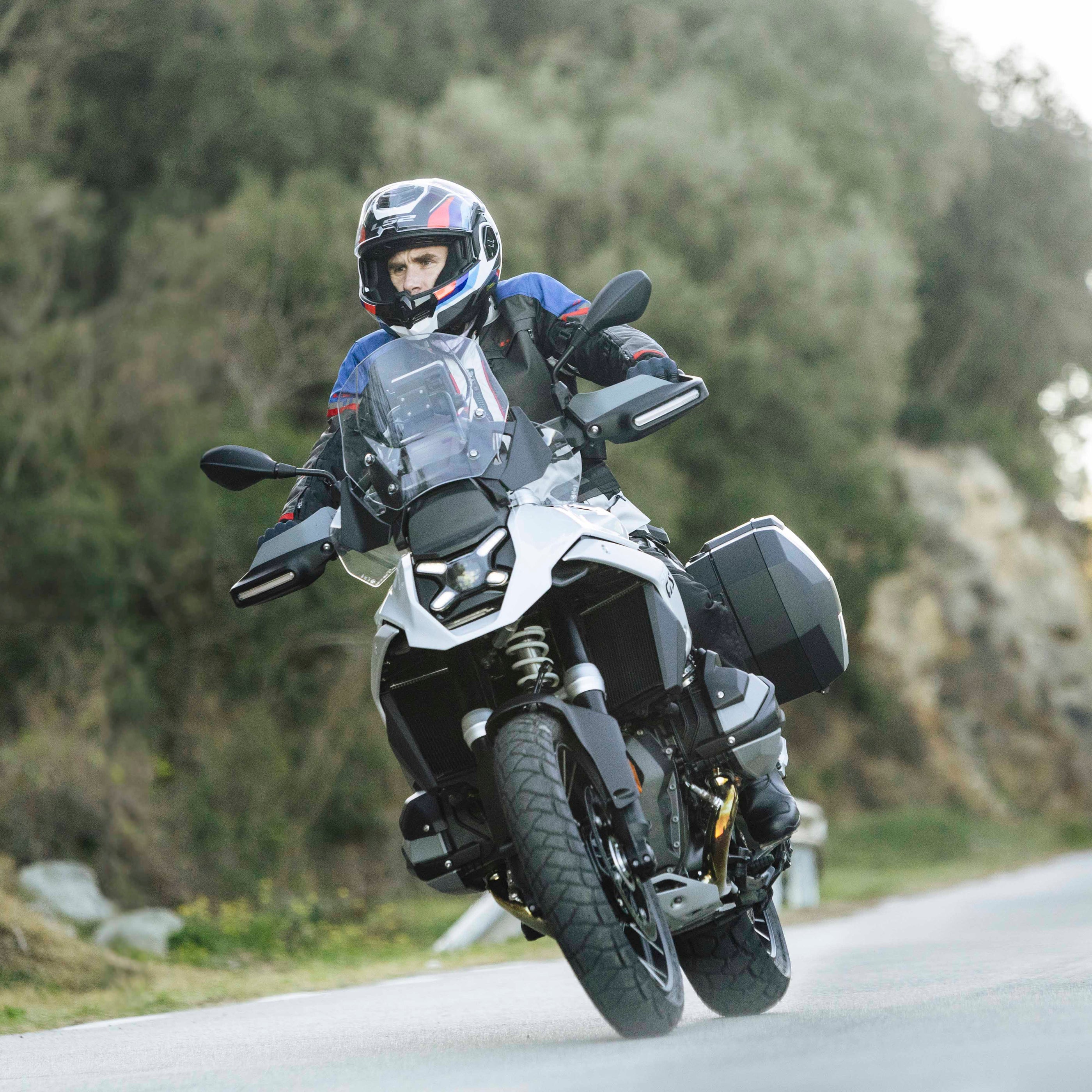 SH38X Expandable Side Cases – Compact & Versatile Luggage | SHAD USA