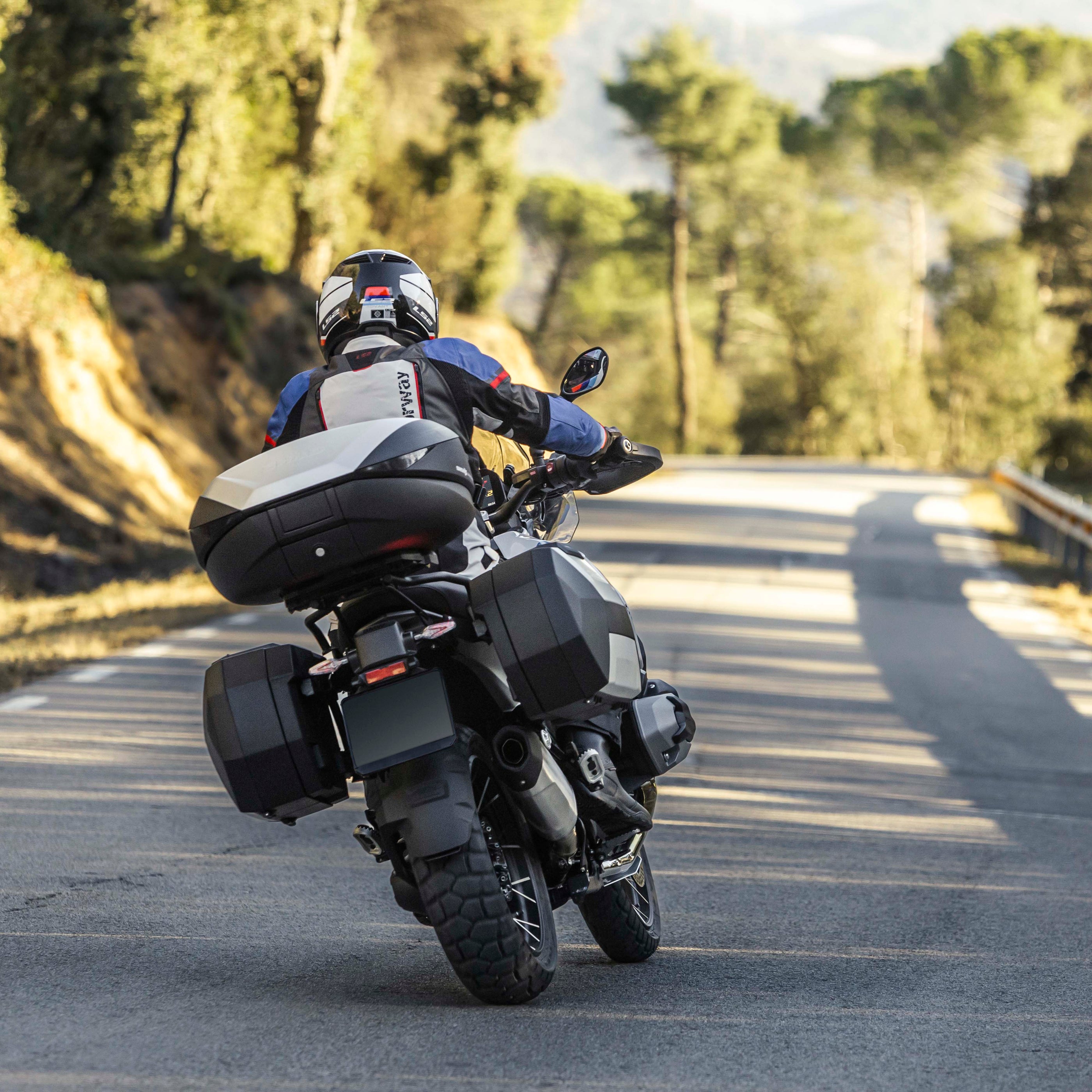 SH38X Expandable Side Cases – Compact & Versatile Luggage | SHAD USA