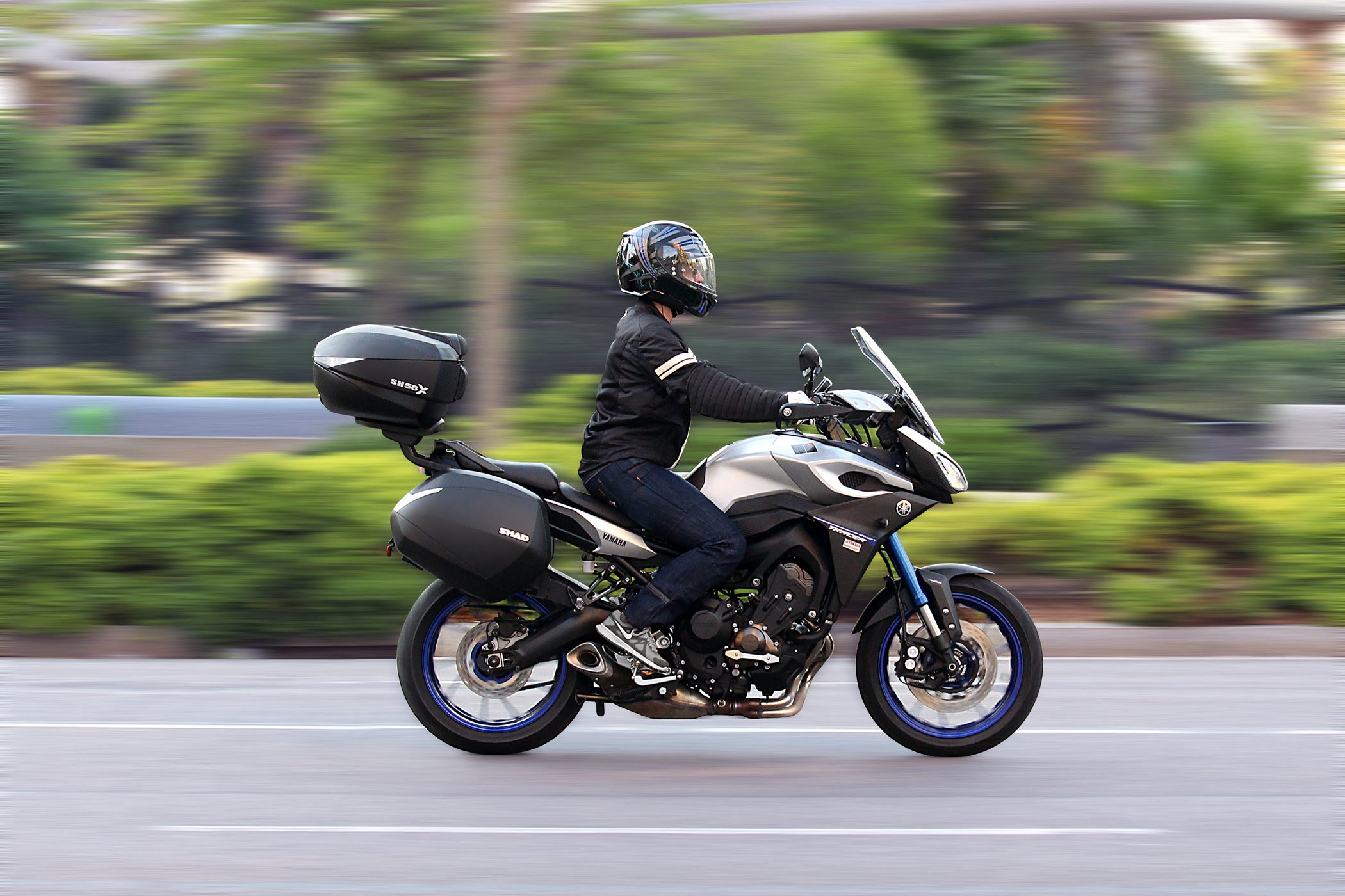 SHAD SH58X Expandable Top Case: Expandability in 3 Sizes | SHAD — SHAD USA